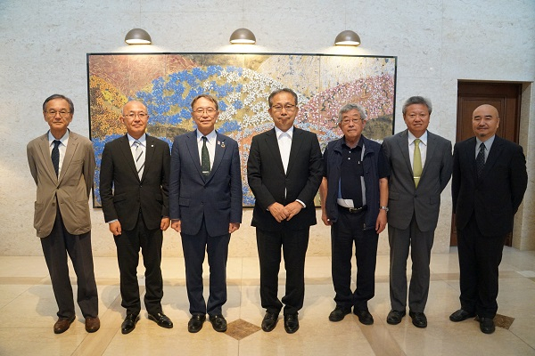OMU delegation visits Embassy of Japan in Vietnam, Consulate-General of ...